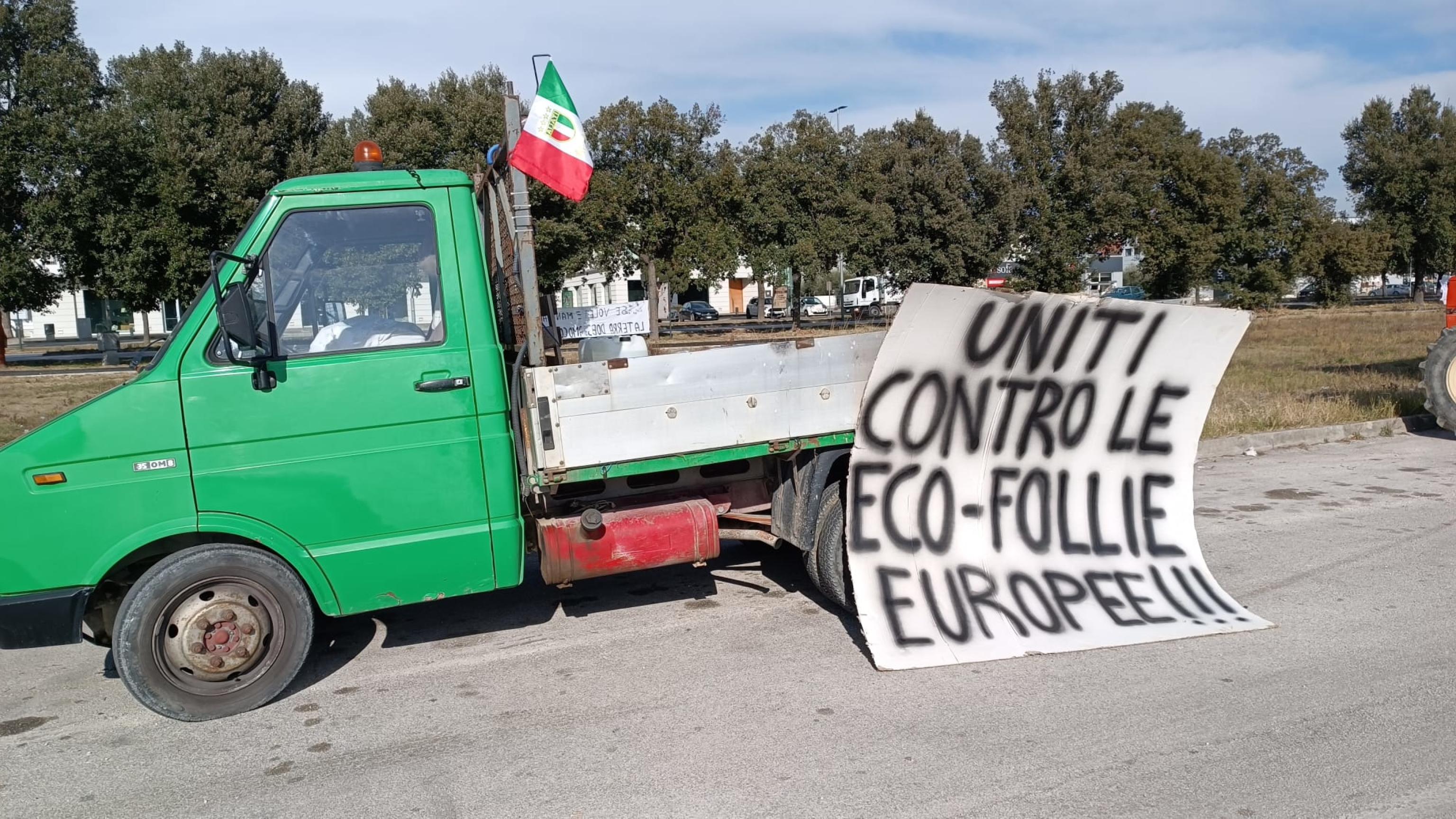 I contadini europei: “Scarpe grosse e cervello fino” - L'Opinione